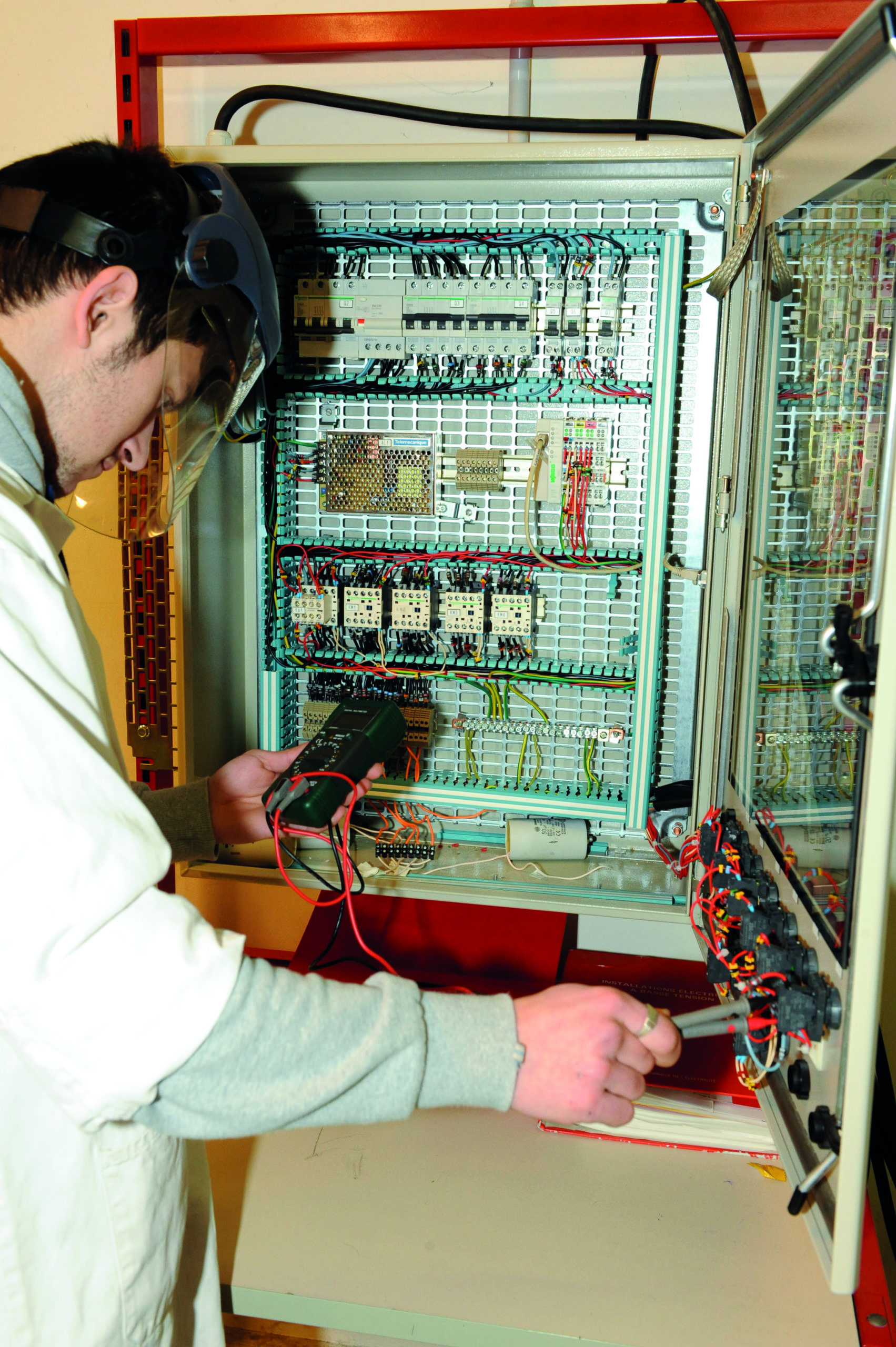 BAC Pro MELEC - Métiers de l'Électricité et de ses Environnements ...